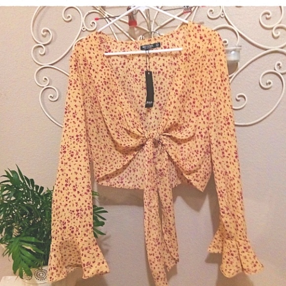 Nasty Gal | Tops | New Nasty Gal Front Tie Yellow Floral Belly Crop Top ...